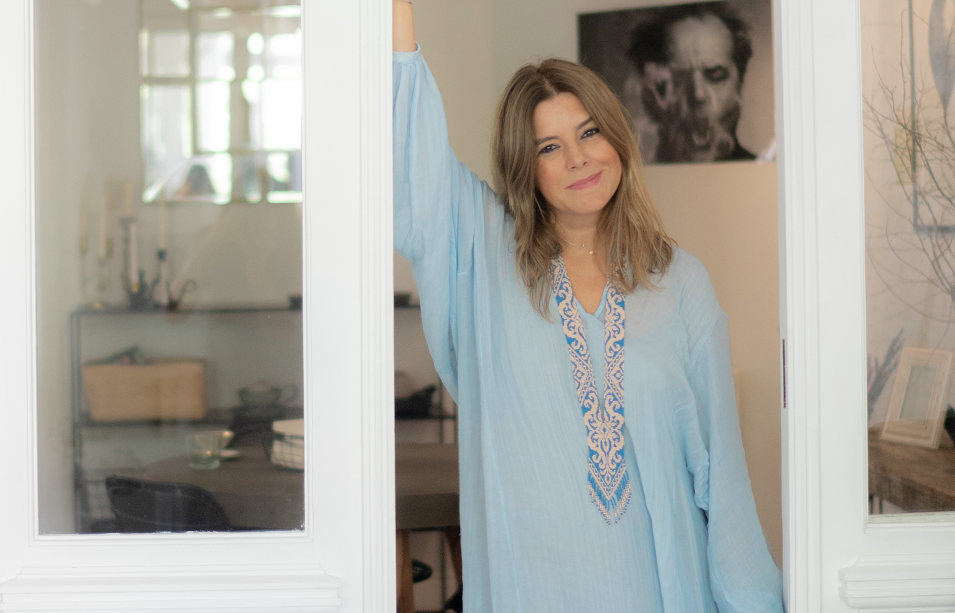 Ioana Enache: „A trăi frumos este o alegere pe care ne-o datorăm” | The ...