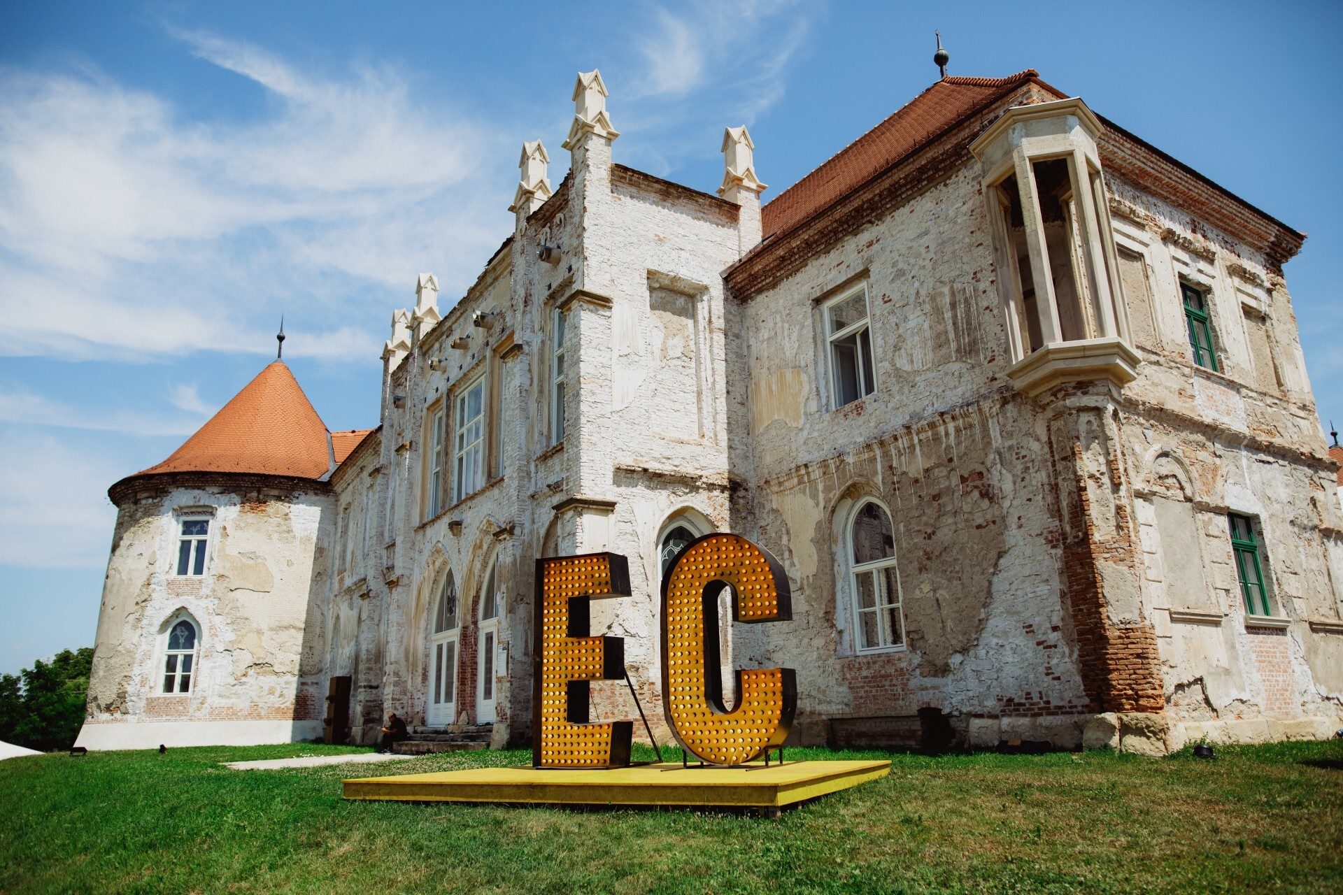 Electric Castle gata de start! | The Woman Magazine