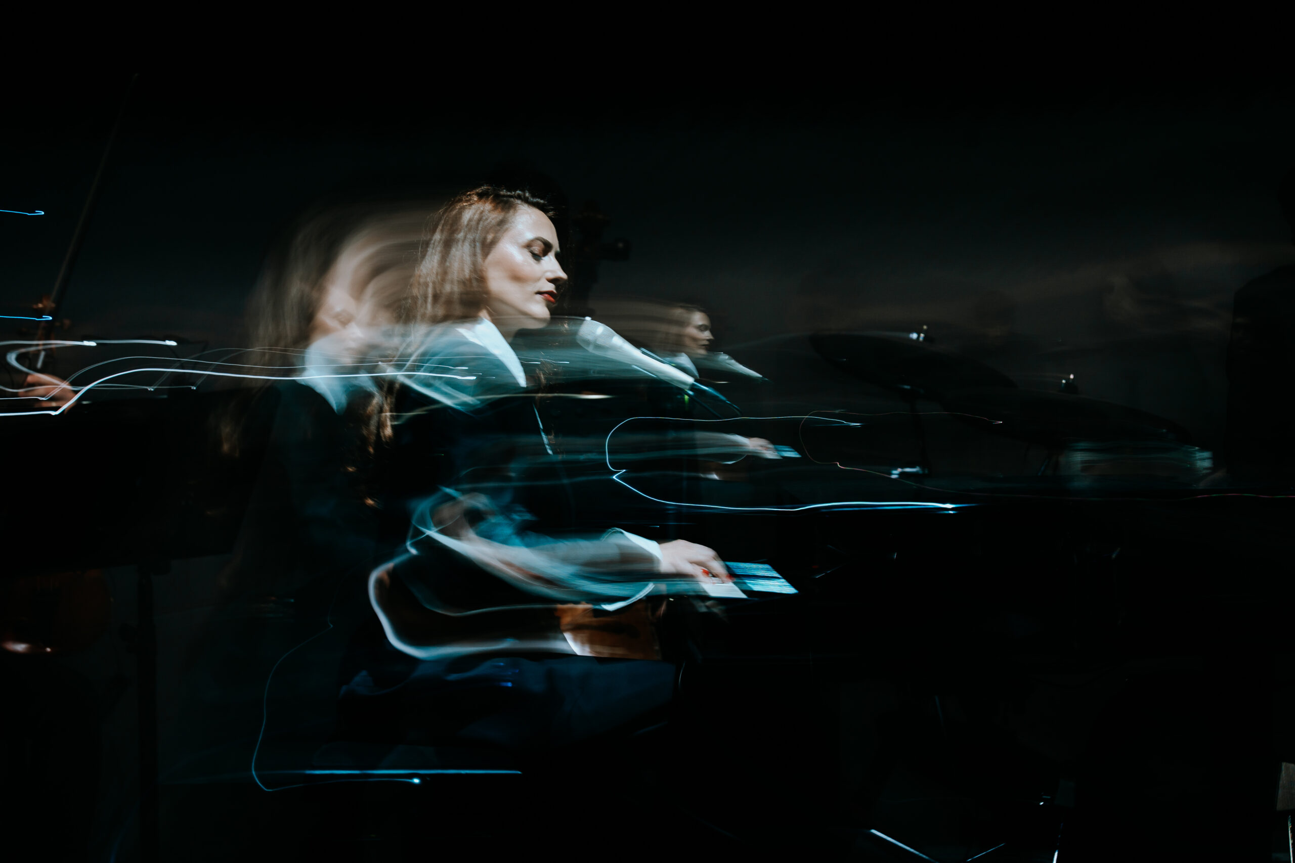 Leyah, artistă: „Prin „Cinestezia Symphonic” vreau să transmit că ...